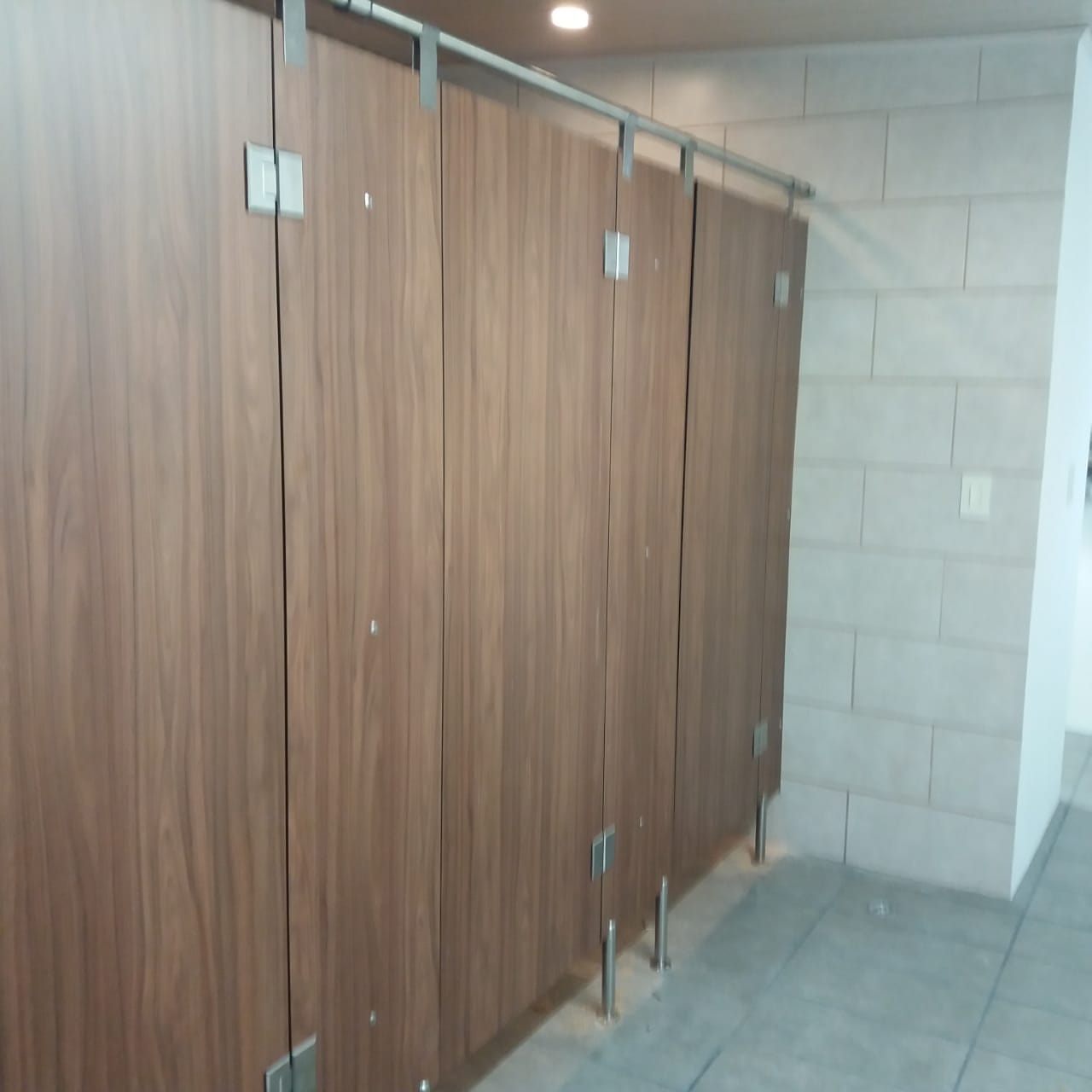 LAMINADO LAMITECH MATE SIMIL FORMICA COMPACTO HPL 12mm 1.53m X 3.66m C